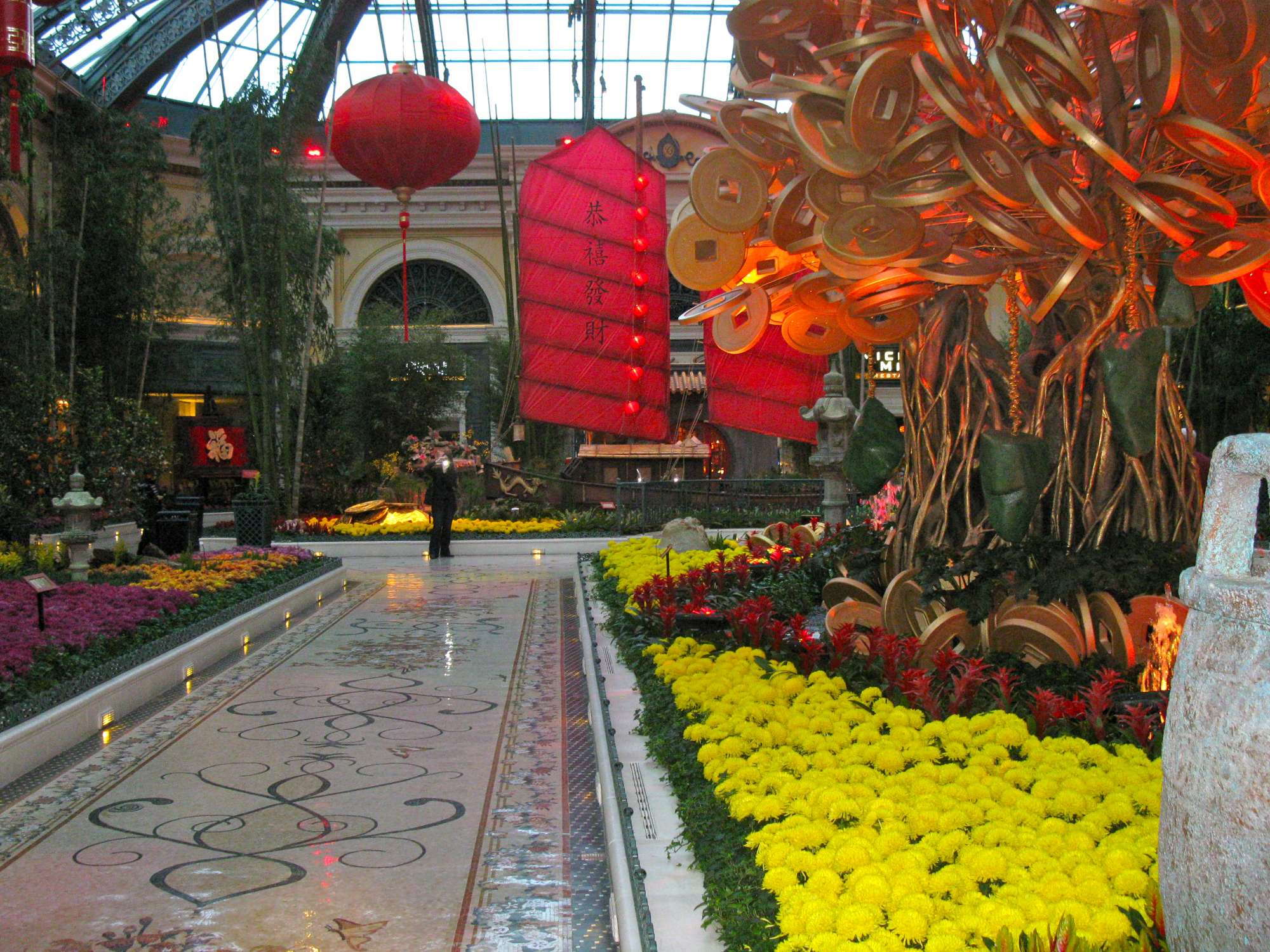 Public Displays Can Bring In Additional Revenue - Greenhouse Grower